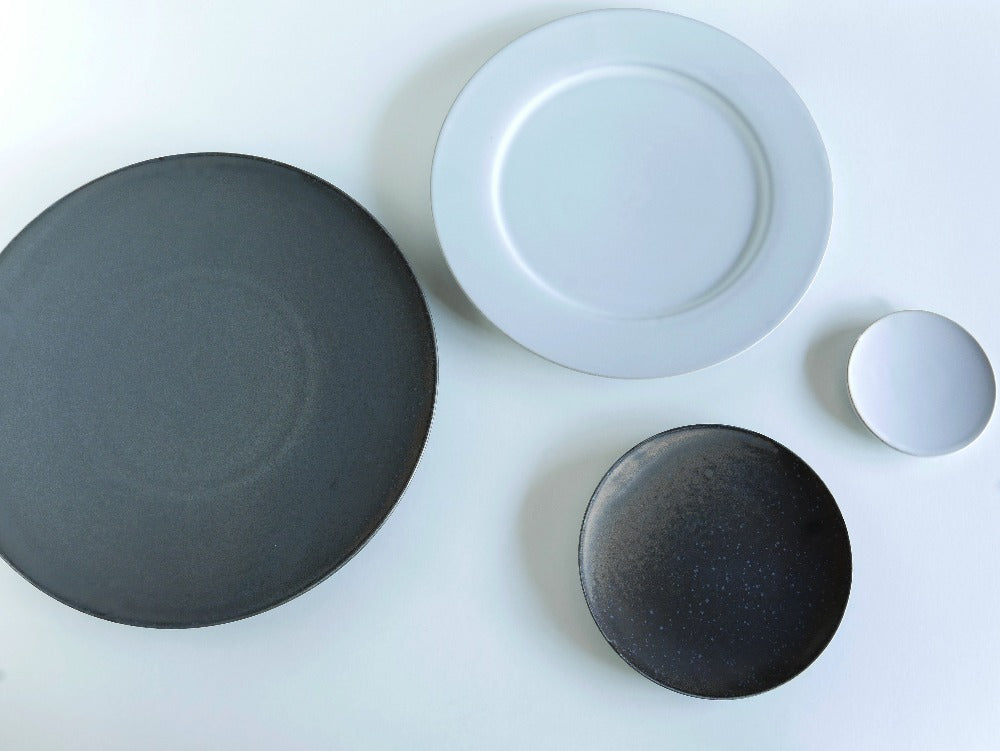 SyuRo｜せっ器 Plate S 白 / 黒– ハナレアルタナ ONLINE STORE